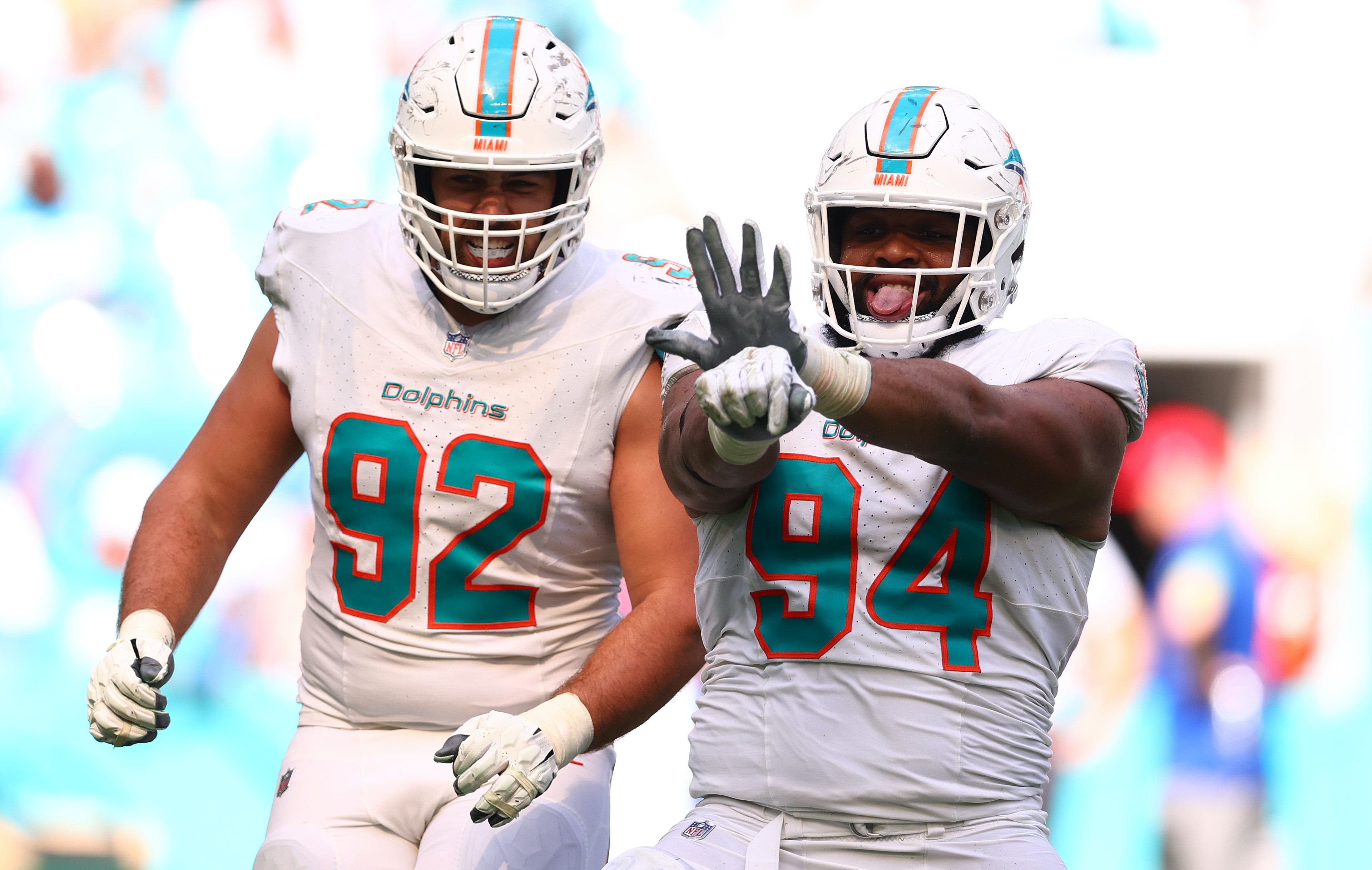 Week in Review: Can the Miami Dolphins win bully ball?