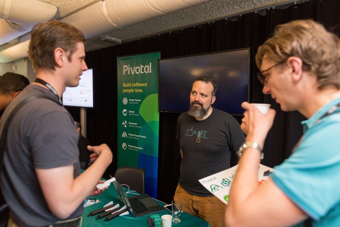 How to do a vendor pitch at a tech conference, working the booth, at ...