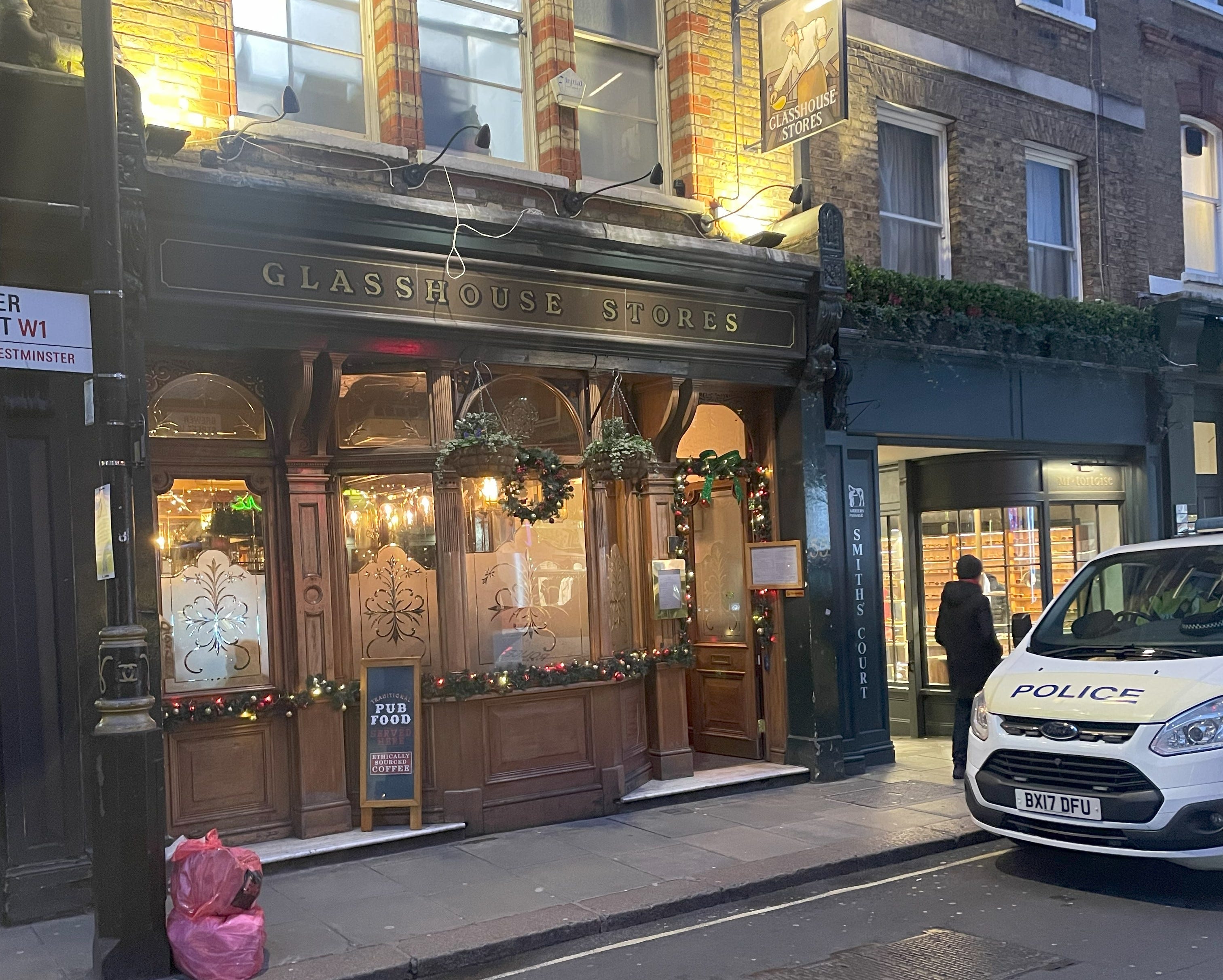At the Bar: Old Bailey stories - by Jack C