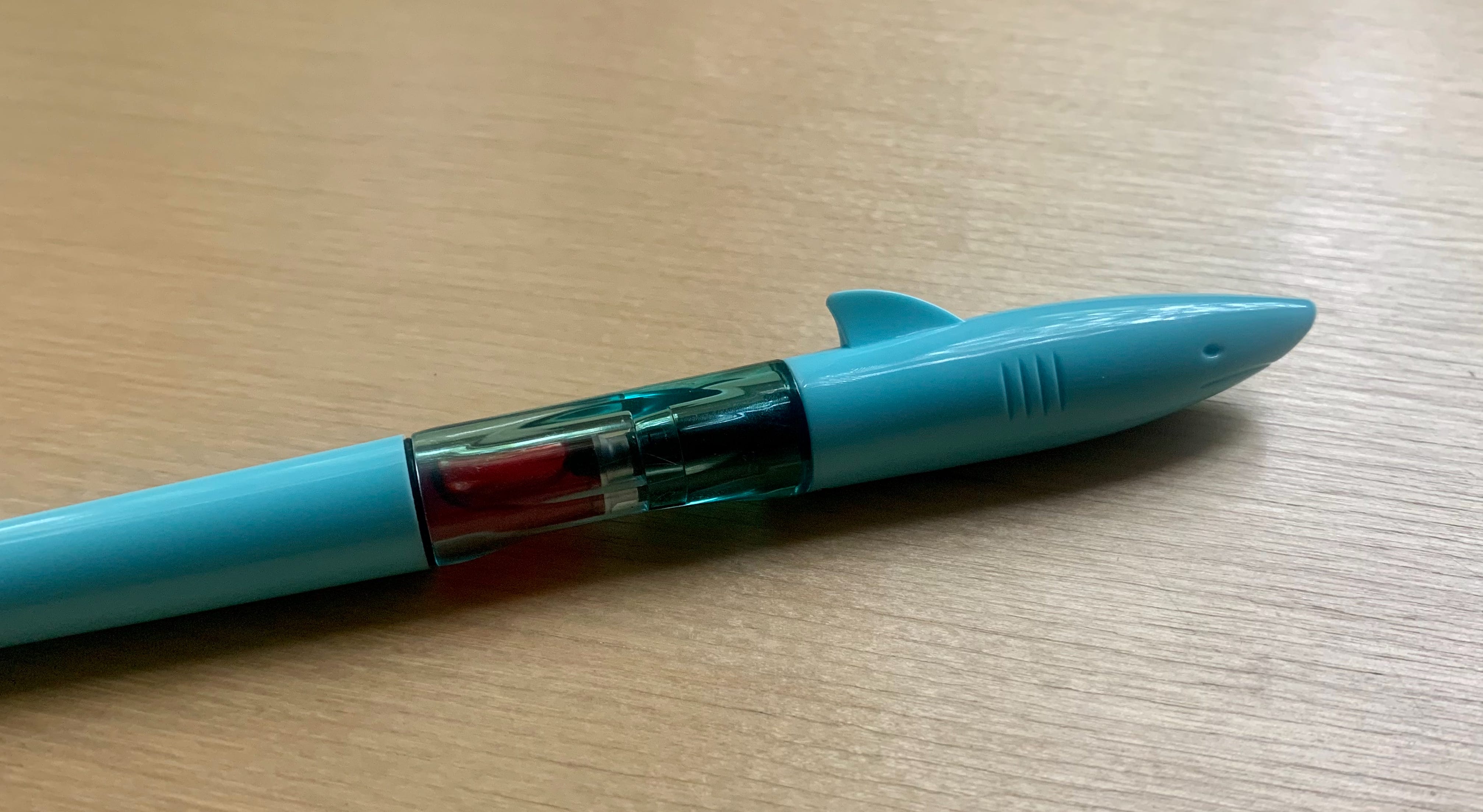 The Jinhao 997 fountain pen looks like a shark and costs $4 what else ...