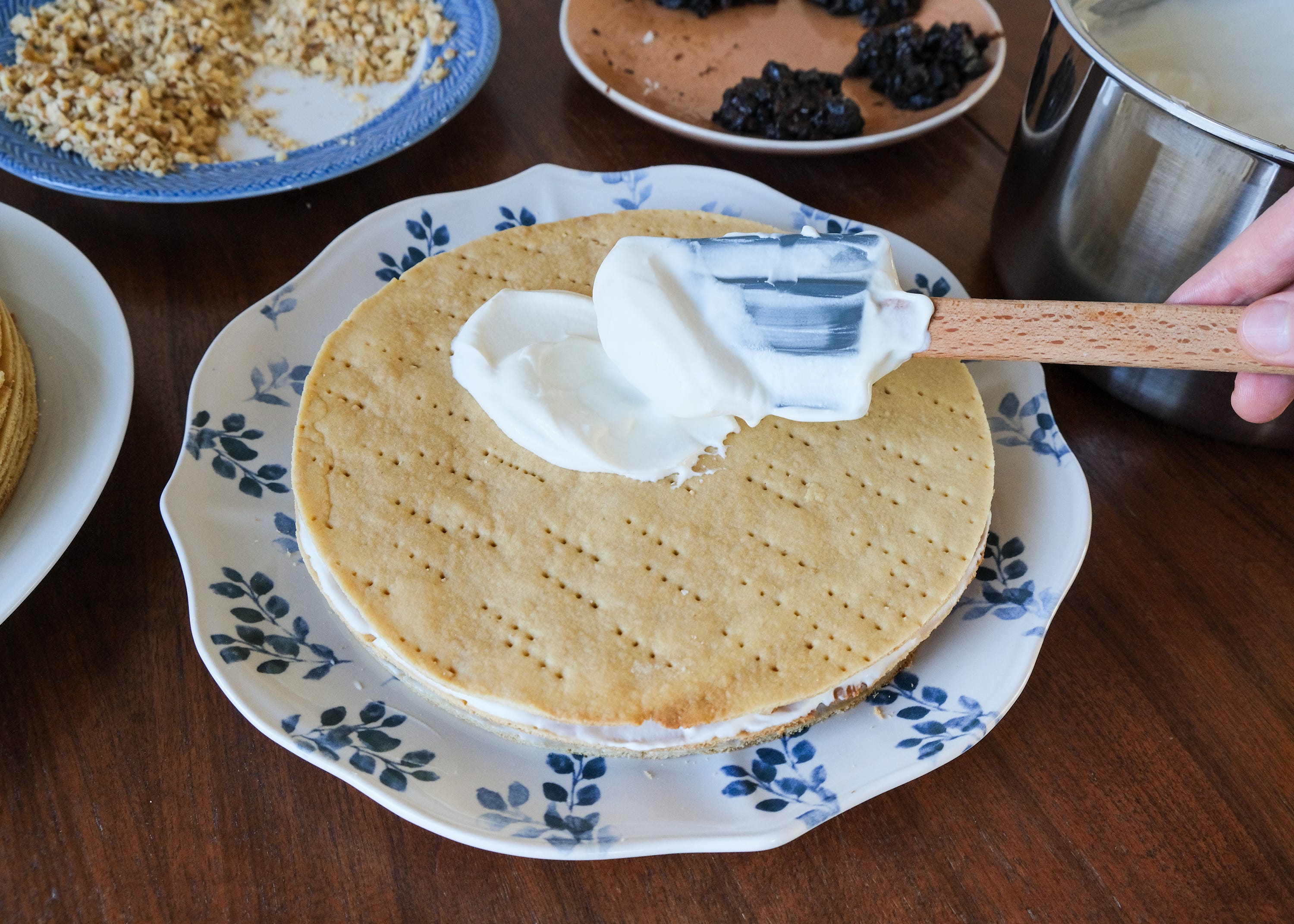 Medovyk – delicious Ukrainian honey cake recipe