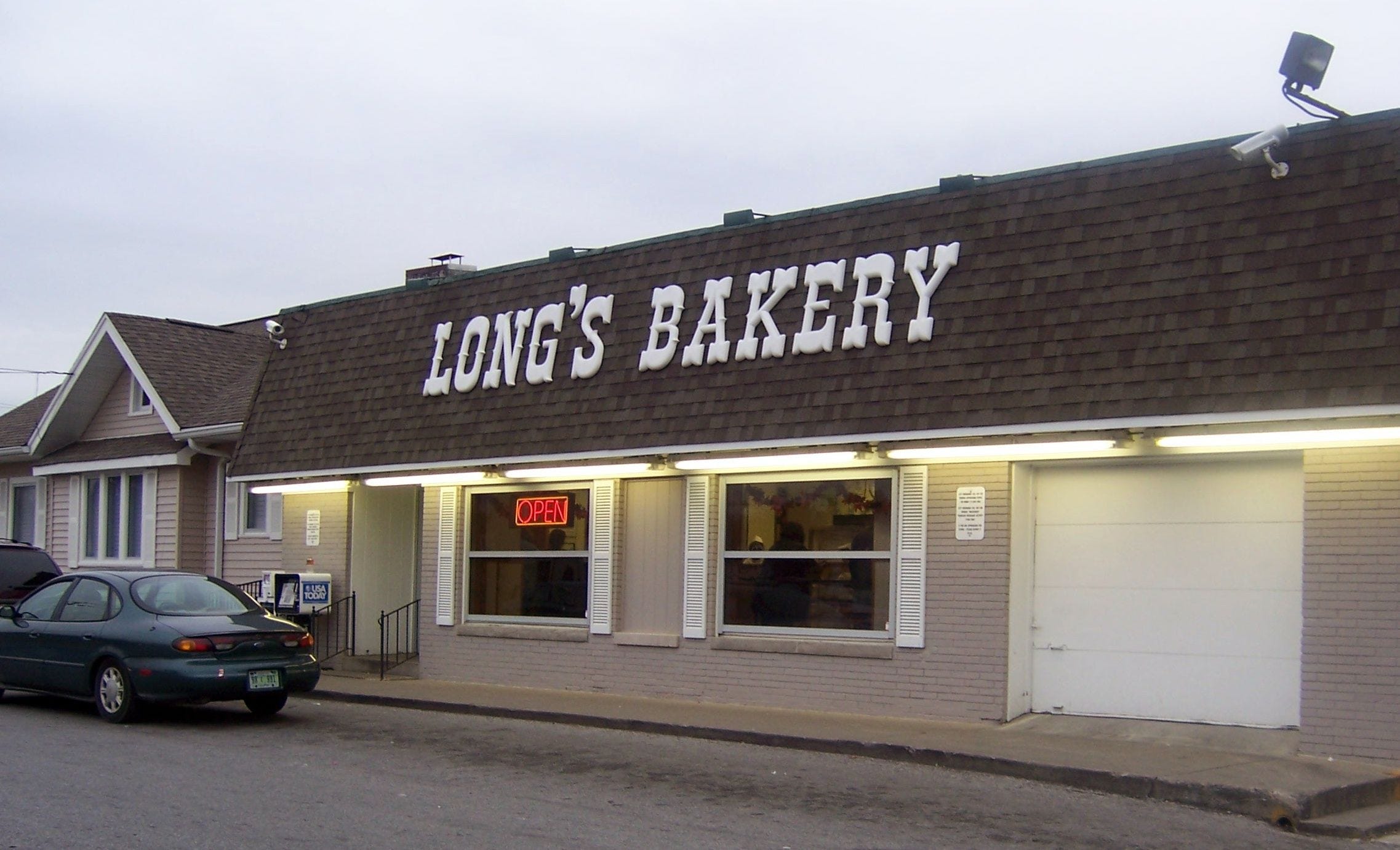 The Bakery of Do's & Dough-Nots of Long's Bakery