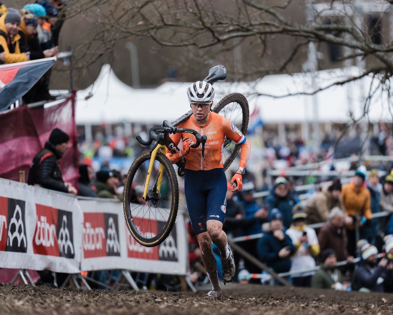 Elite Women's Race Report: 2024 Cyclocross World Championships