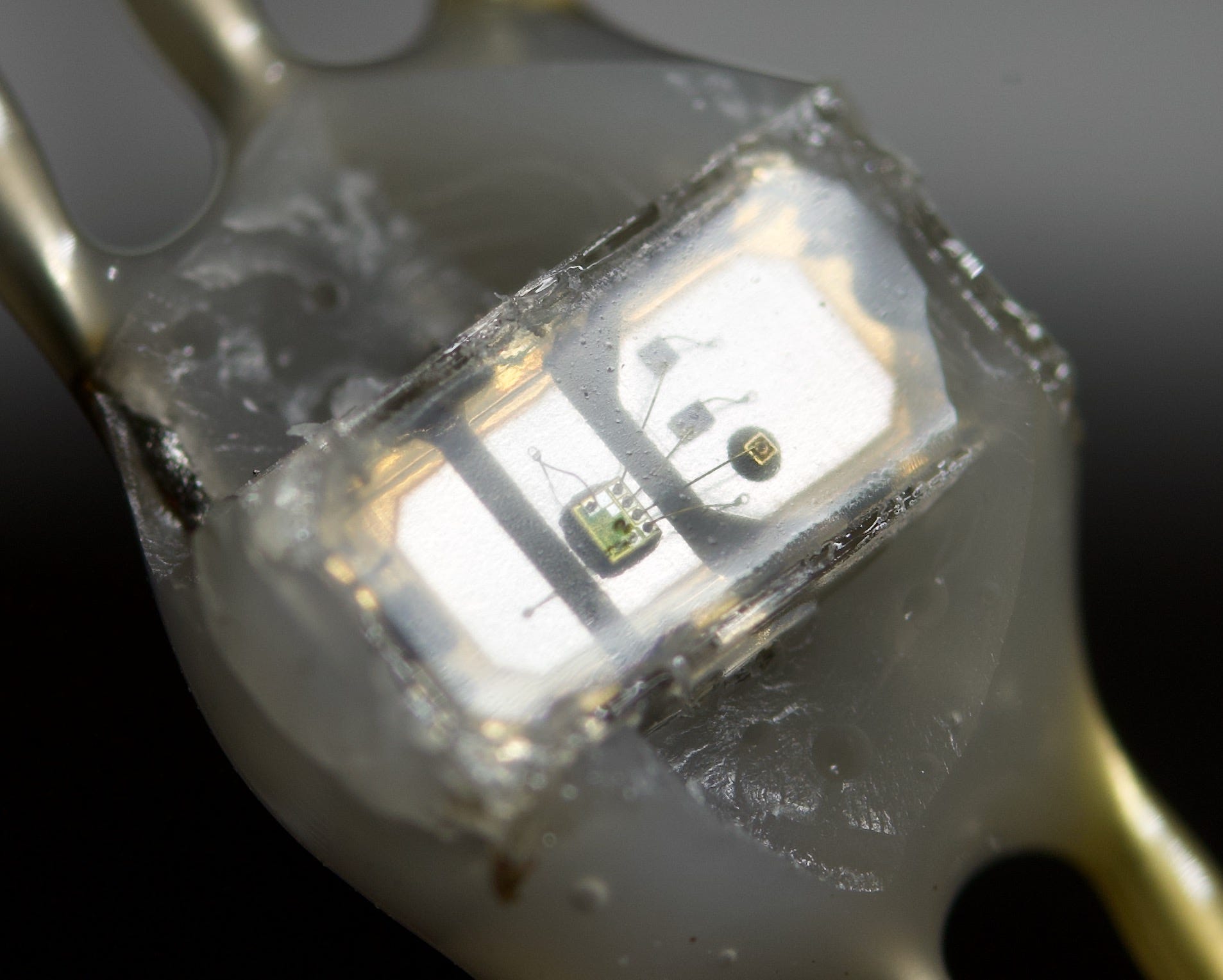 Interesting Addressable LED Curtain - by Chris Greening