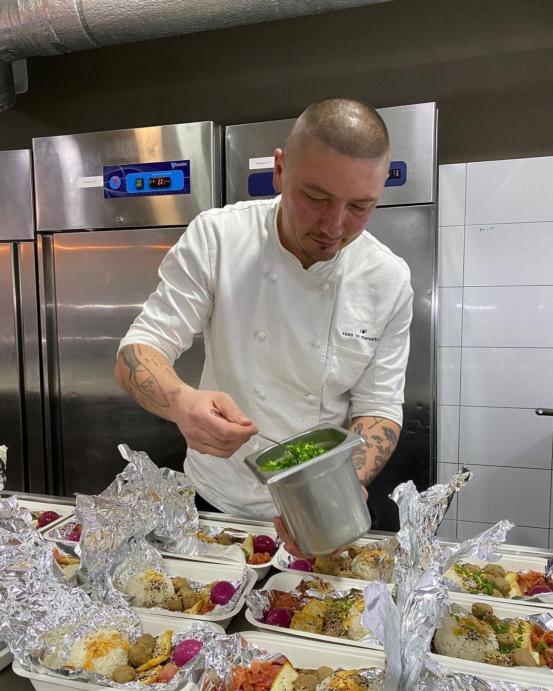 Hunger on the frontlines: how soldiers eat in the trenches; Tim ...