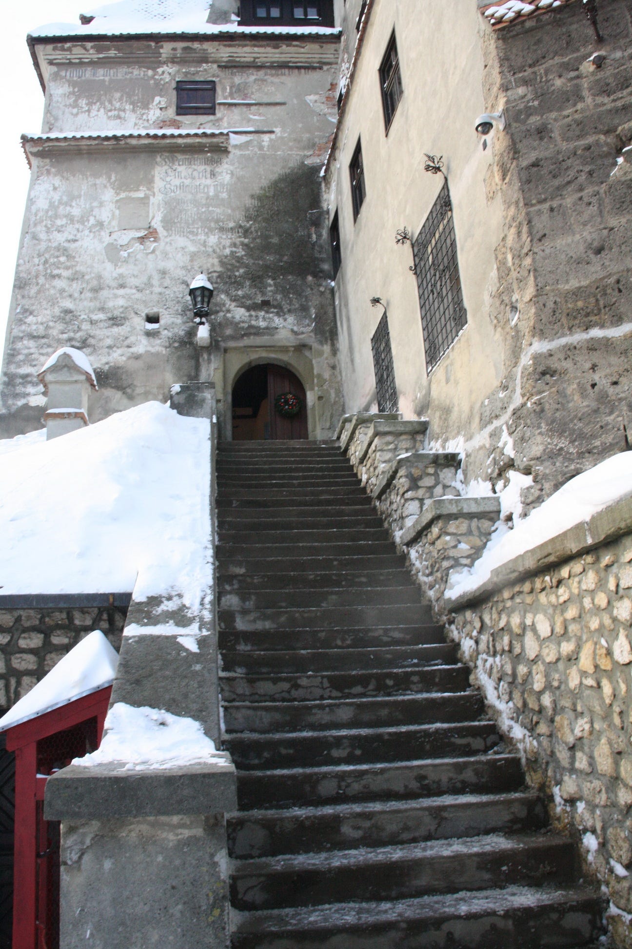 INSIDE DRACULA'S CASTLE - Mick Mercer's Panache
