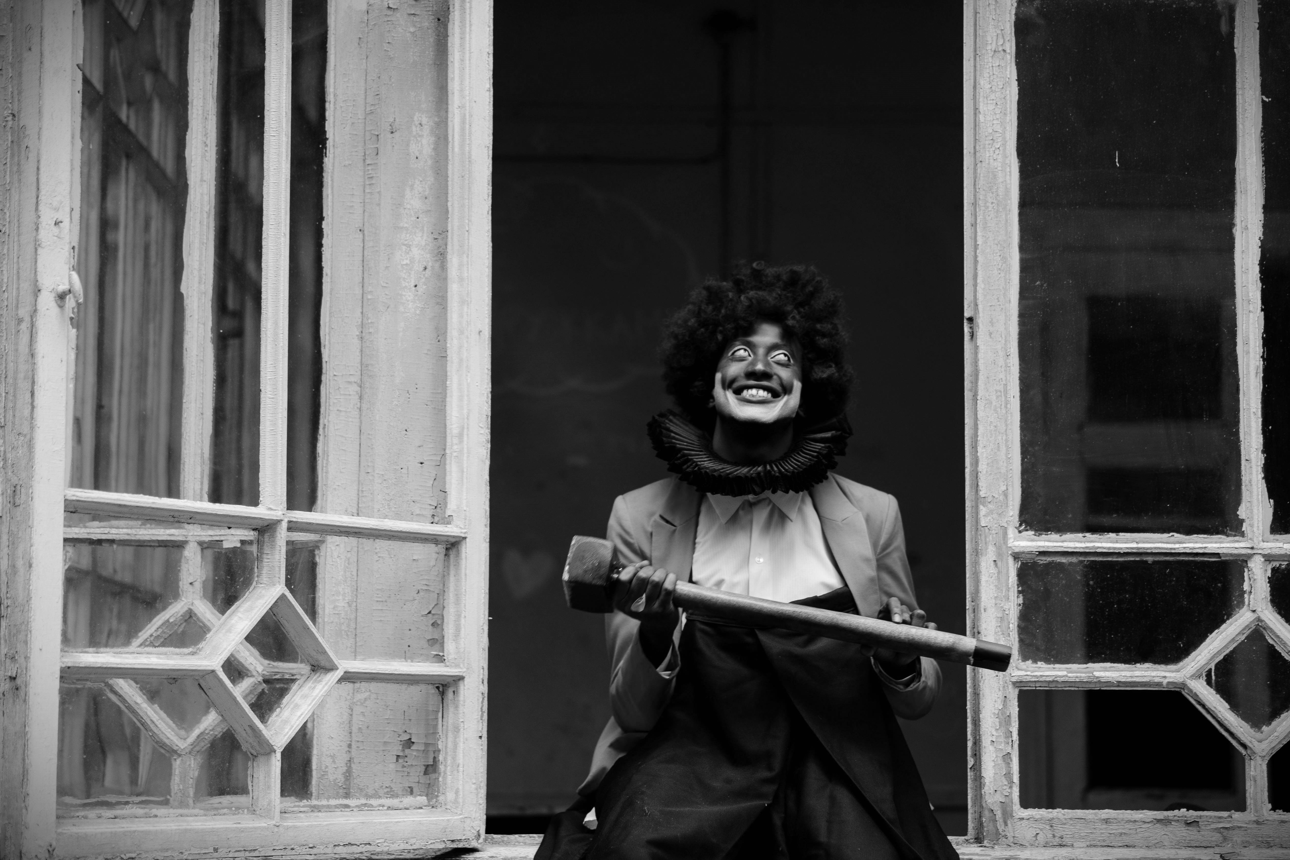 To conform and to perform - by Antonio Melonio