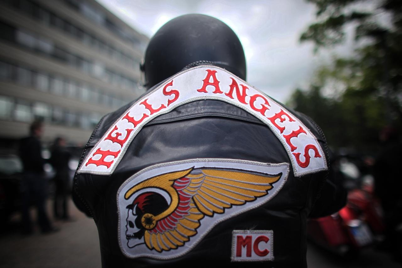 Falling for a Hells Angel - Narratively
