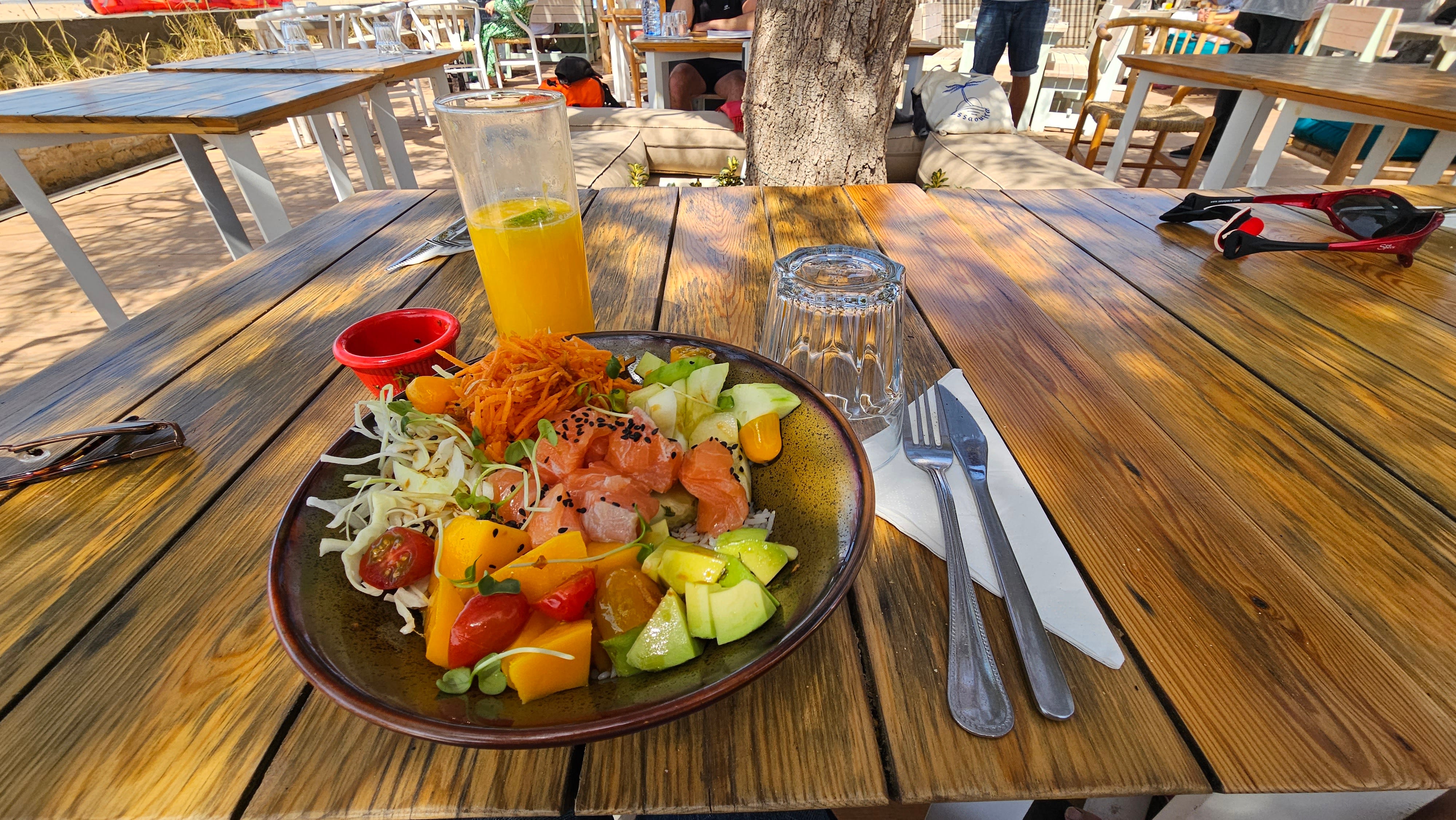 Eating Customs: Cultural Differences in Table Setting and Etiquette