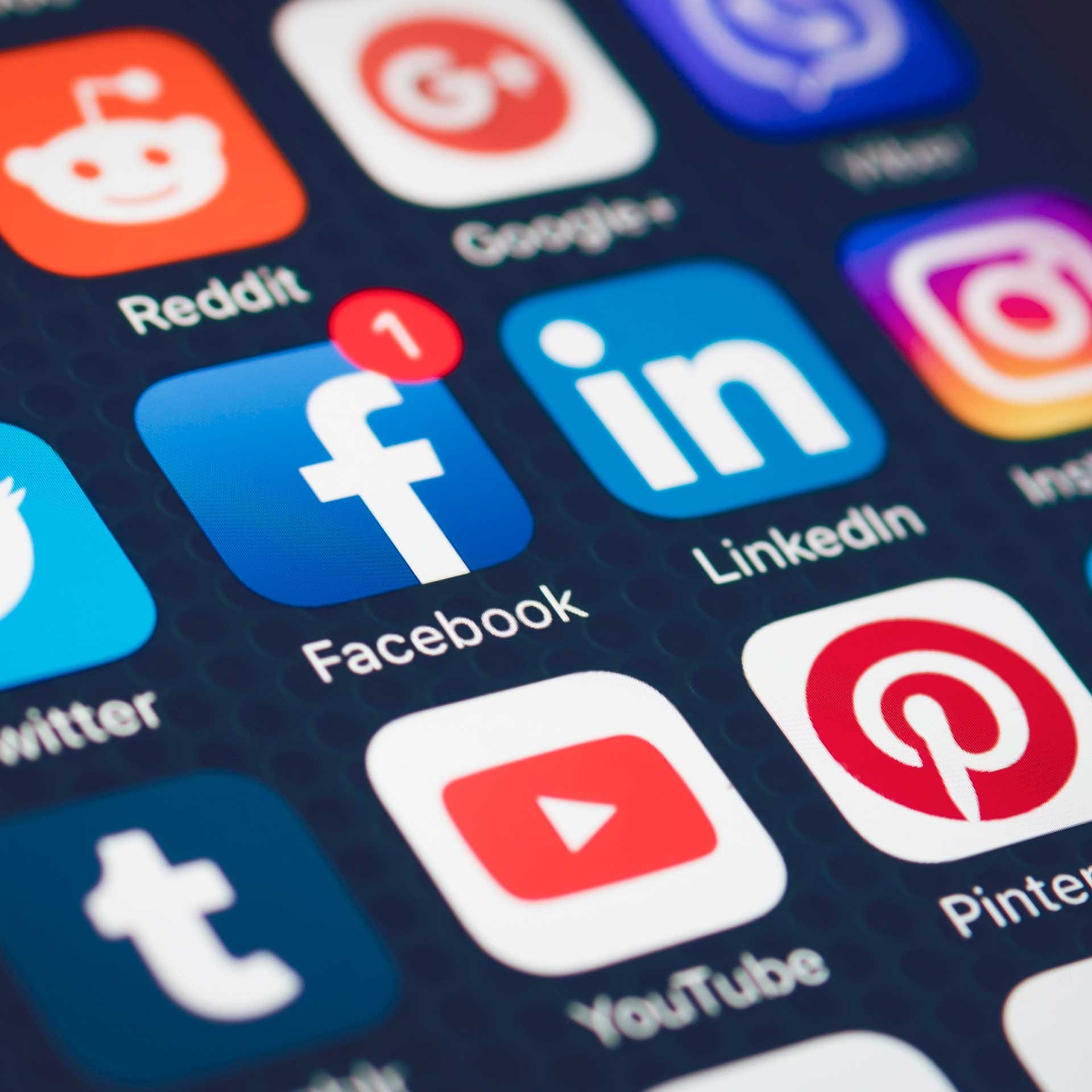 Hvorfor belønner sociale medie-algoritmer de mest polariserende holdninger?