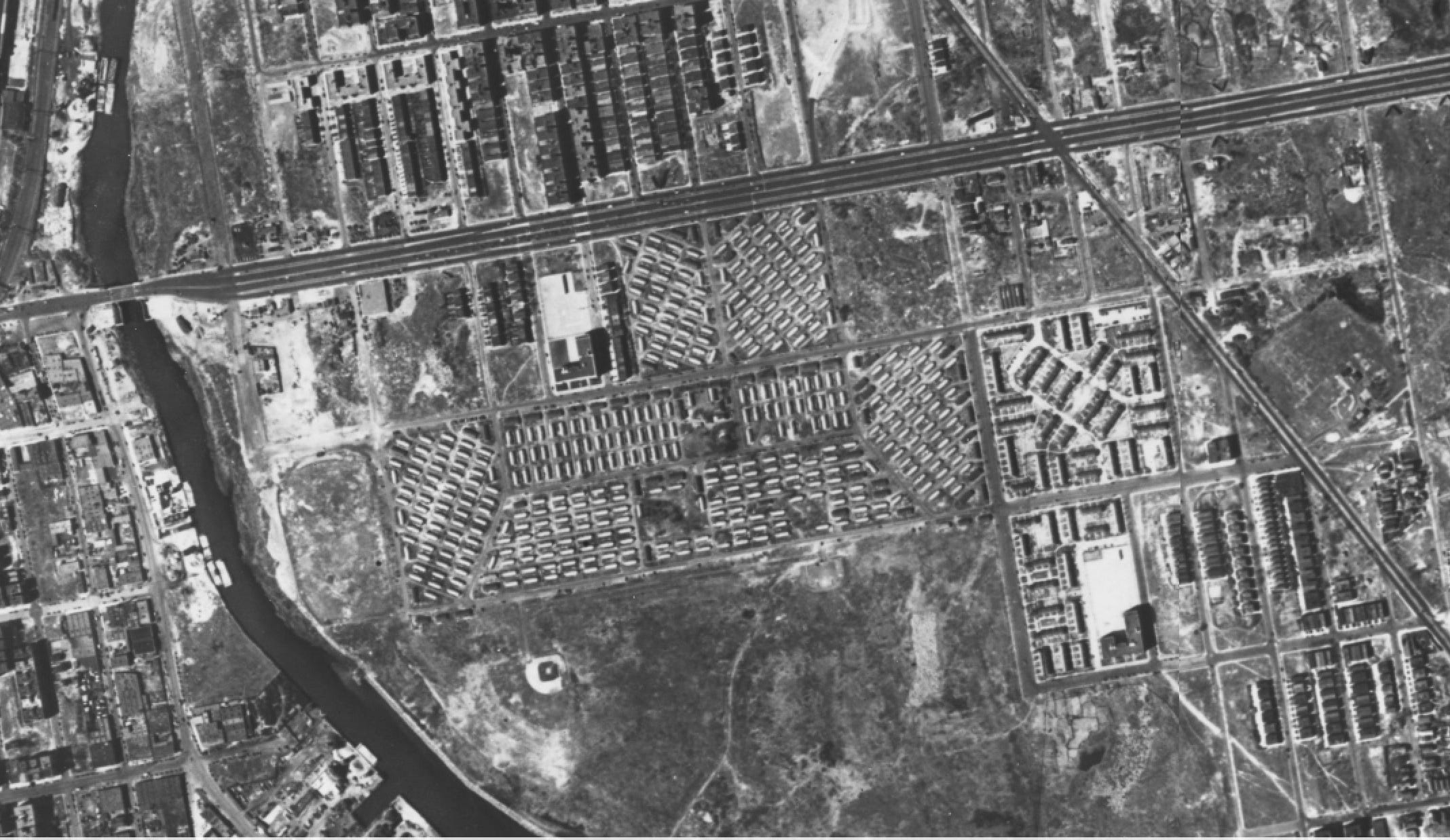 Soundview - The Bronx - by Rob Stephenson