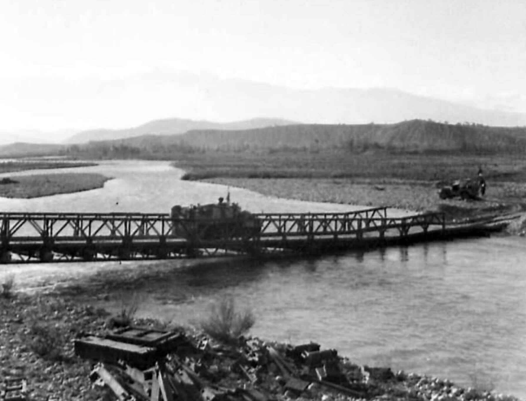 43-11-28-New Zealanders join the attack