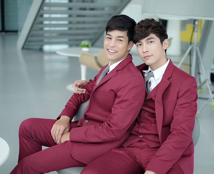 Series BL fuertes; escenas NC +16 y +18. Parte 1 - by Eme