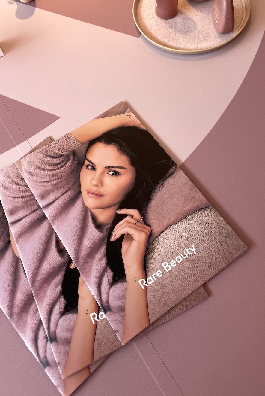 Conversamos com a Selena Gomez! - bonita de pele