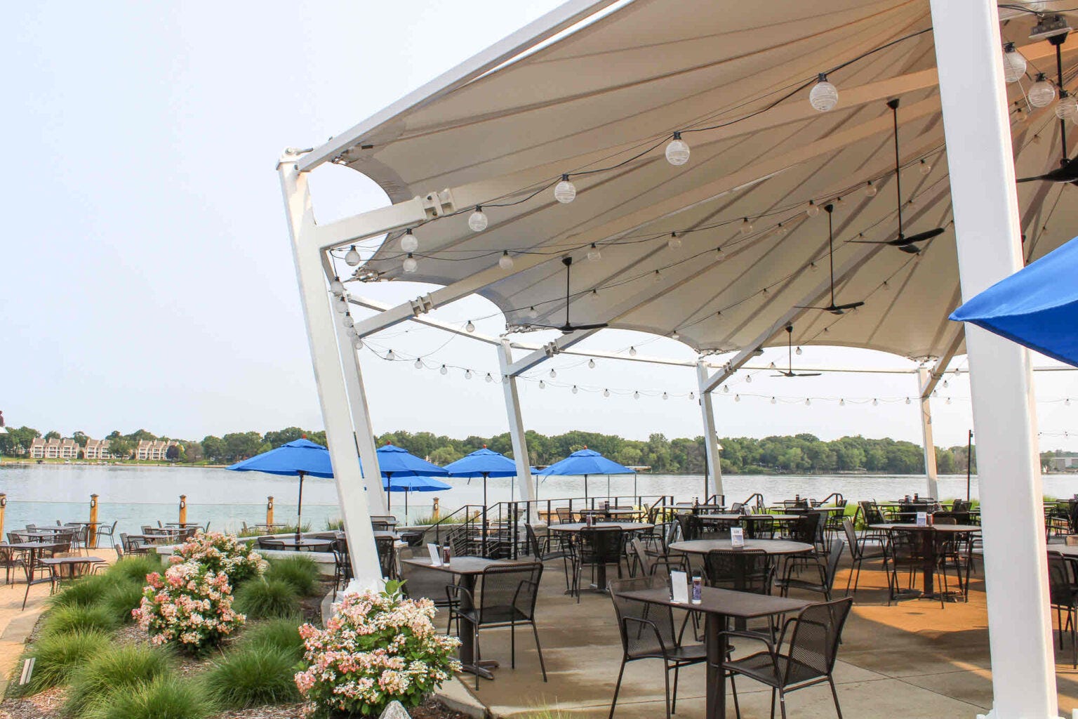 Michigan's Best Water View Spots for Summer Eats & Drinks!