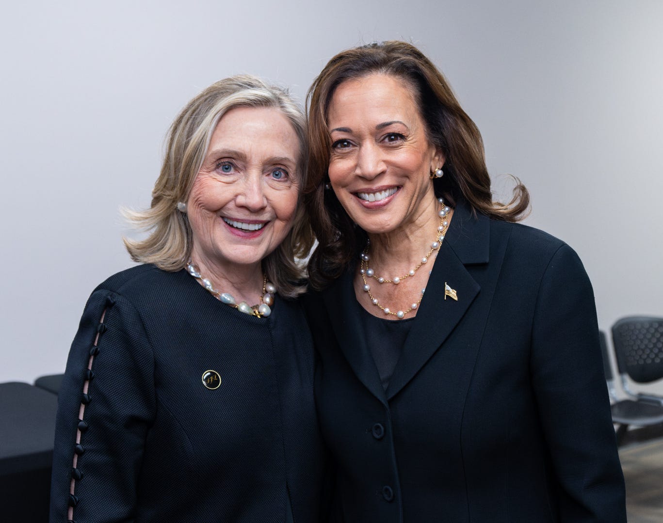 Can Anyone Stop Kamala? - Ettingermentum Newsletter