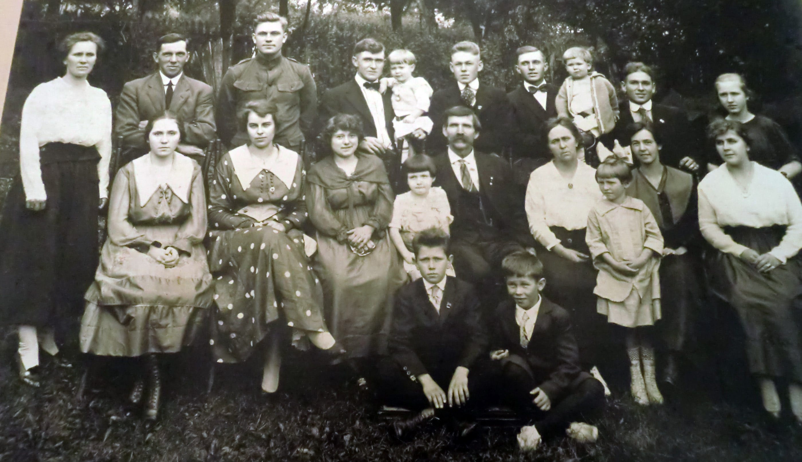 John and Mollie Snyder Avey of Hedgesville had 11 children