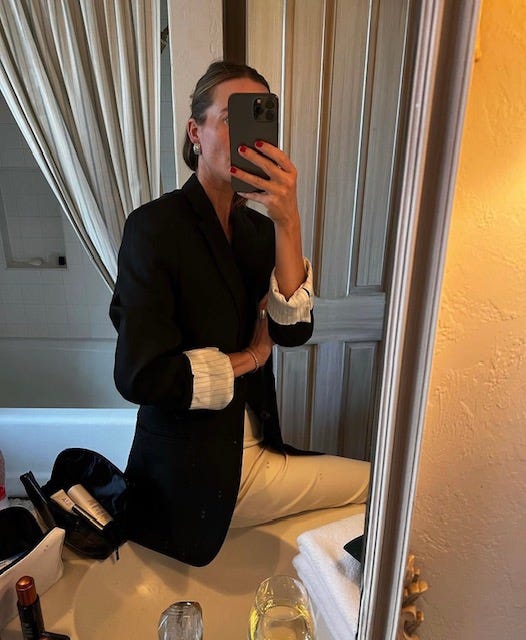 008: MEG STRACHAN - by Christina Holevas - Habiter