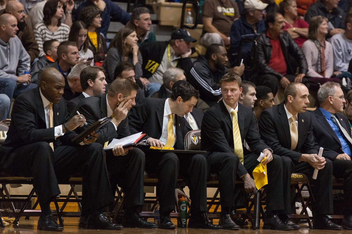 Former Valpo coaches offer Powell advice - by Paul Oren