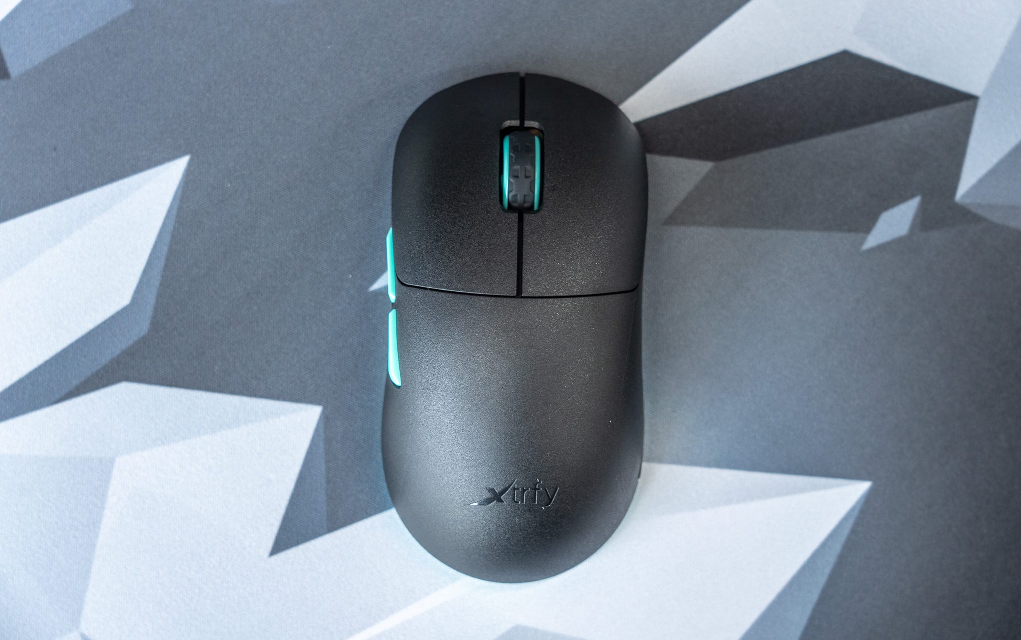 This is the weirdest mouse I've ever used