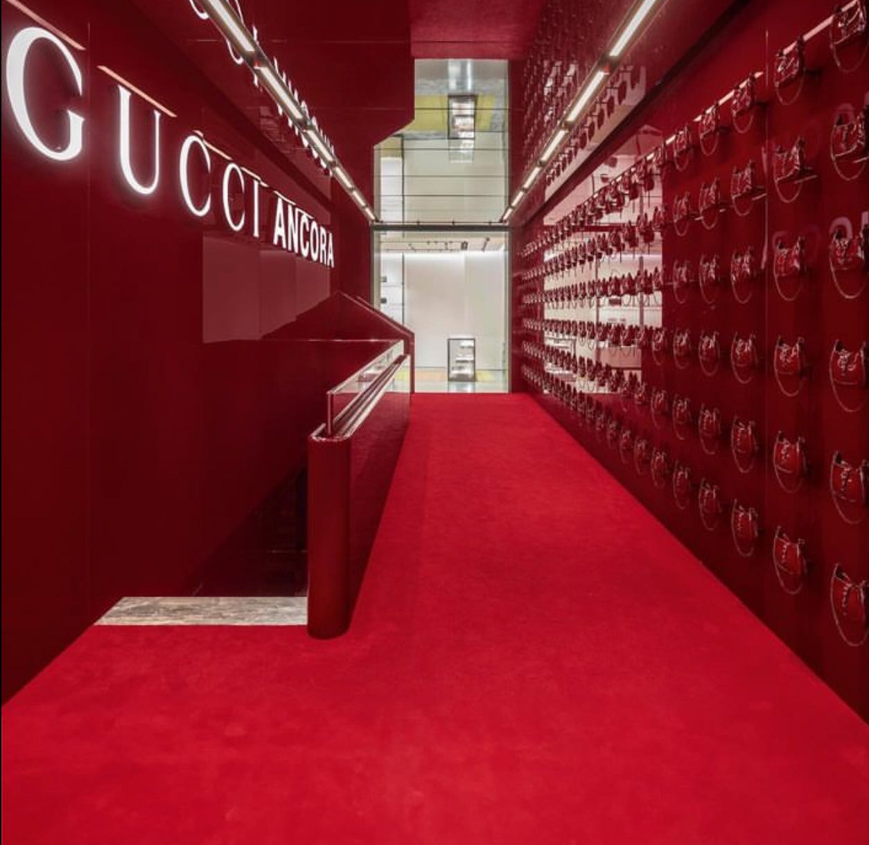 GUCCI X RONALDO - INSIDE FOLA'S HEAD