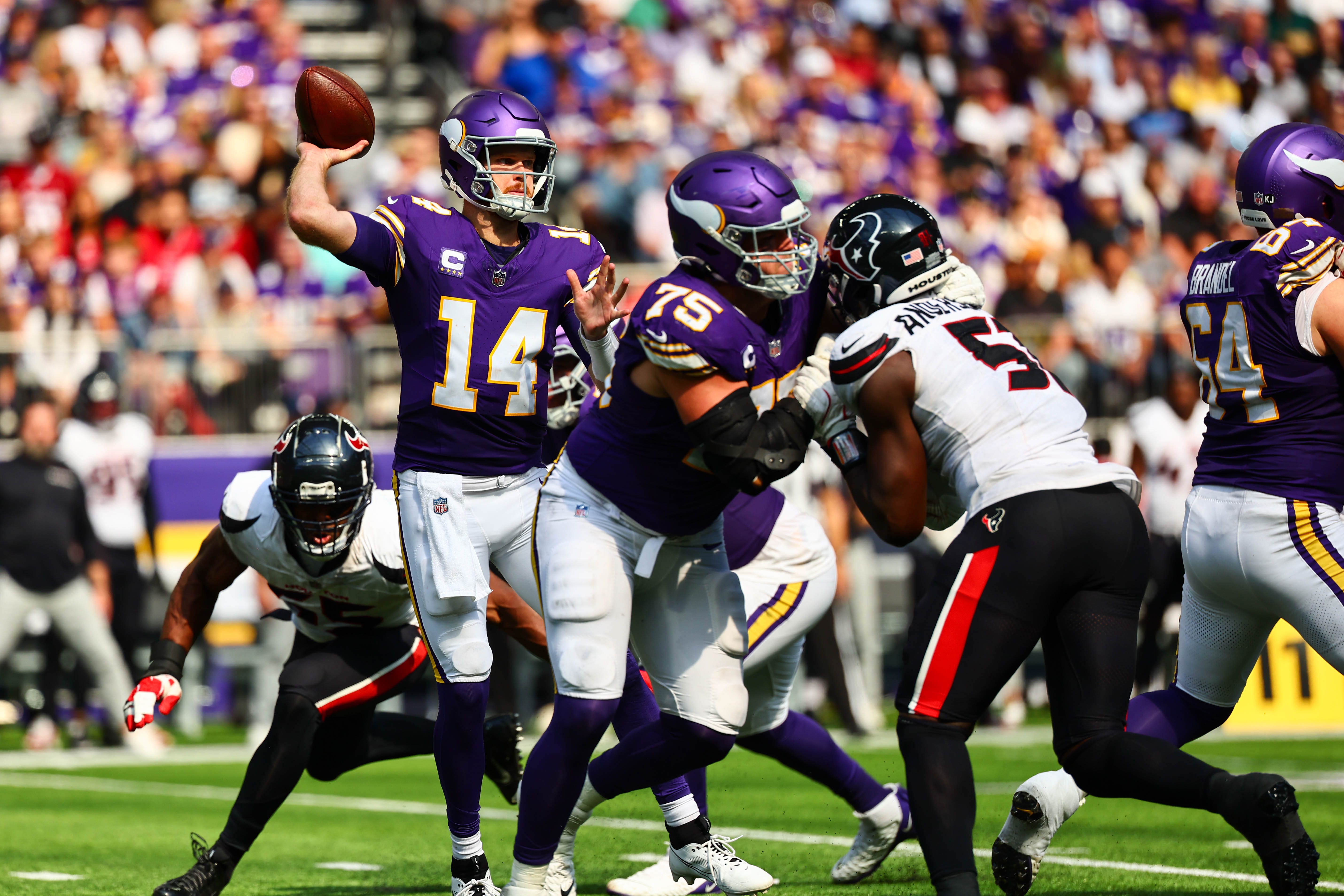 Rating the CBS announcers for Vikings-Packers