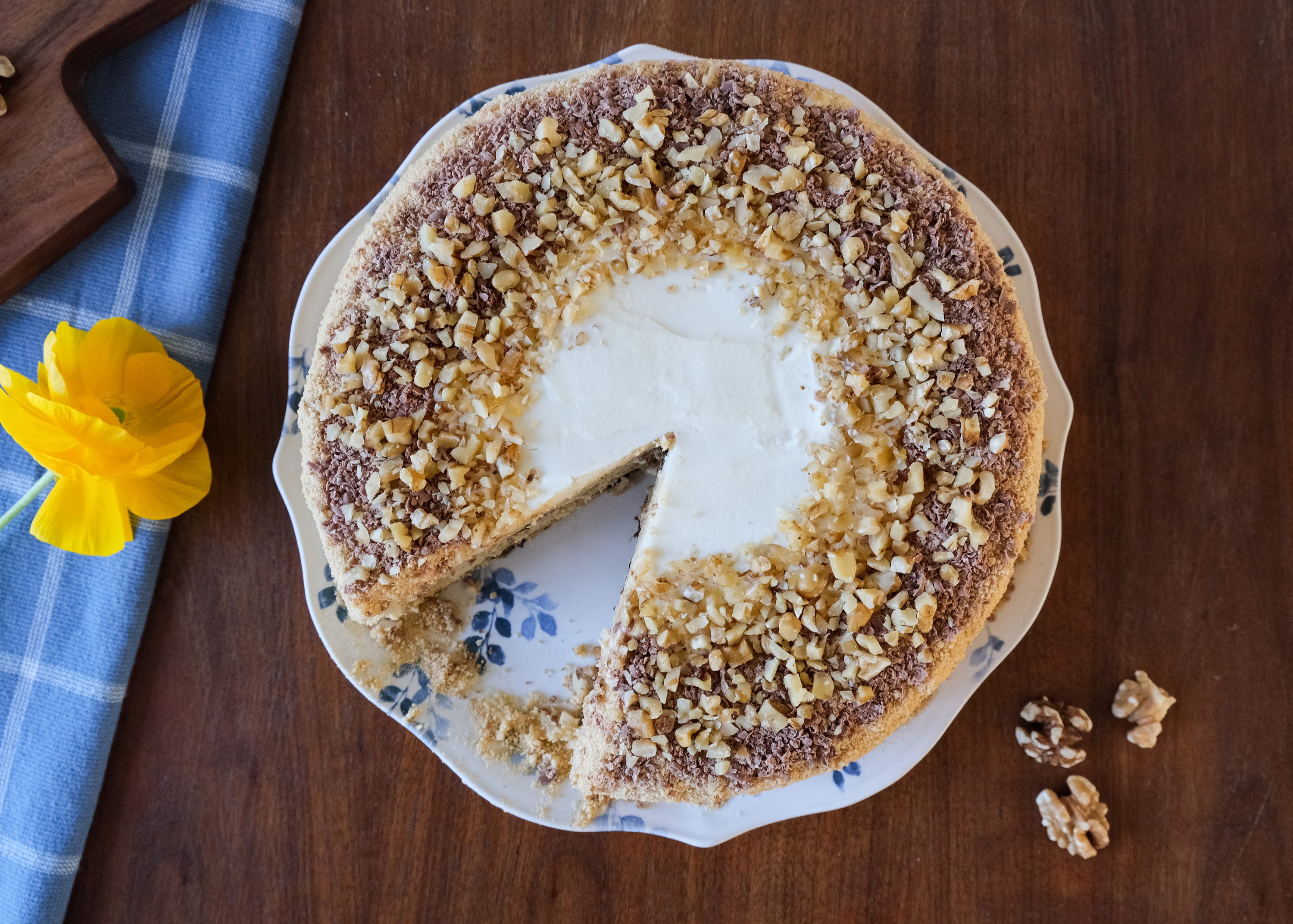 Medovyk – delicious Ukrainian honey cake recipe