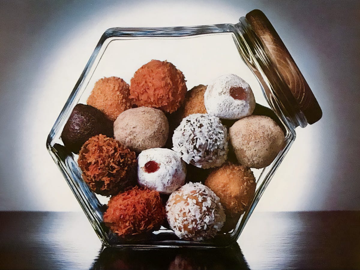 A History Of Dunkin Donuts Munchkins The Retroist