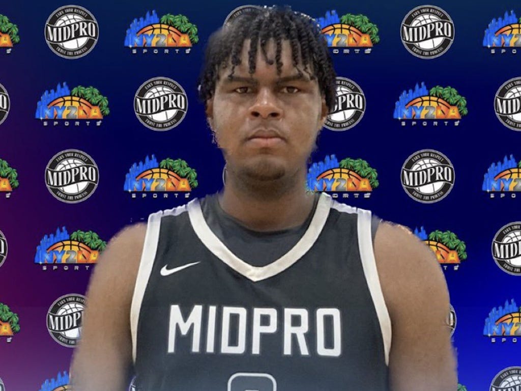 Walker latest big man to commit to Valpo - by Paul Oren