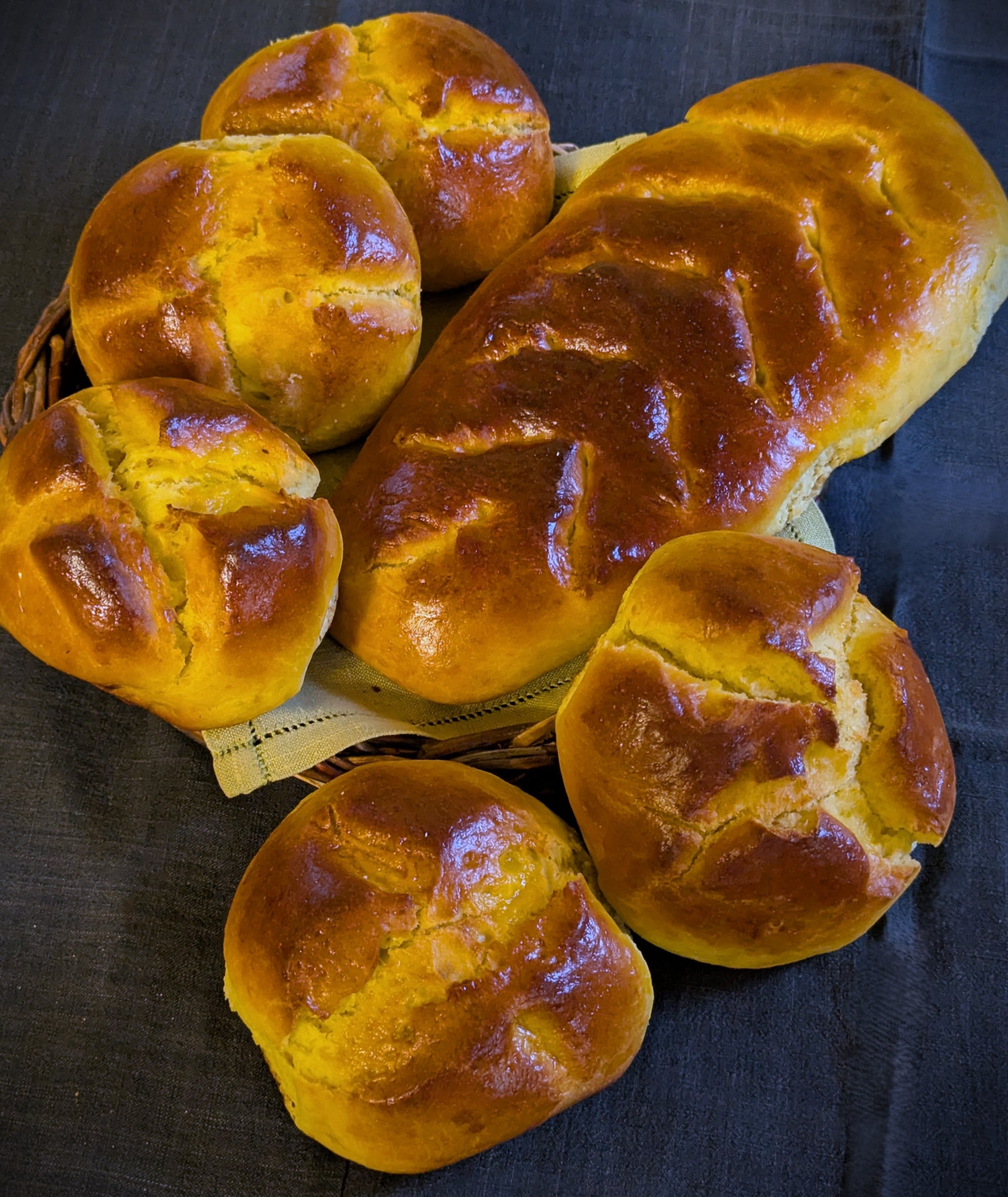 A Glorious Festive Bread - by Aglaia KREMEZI