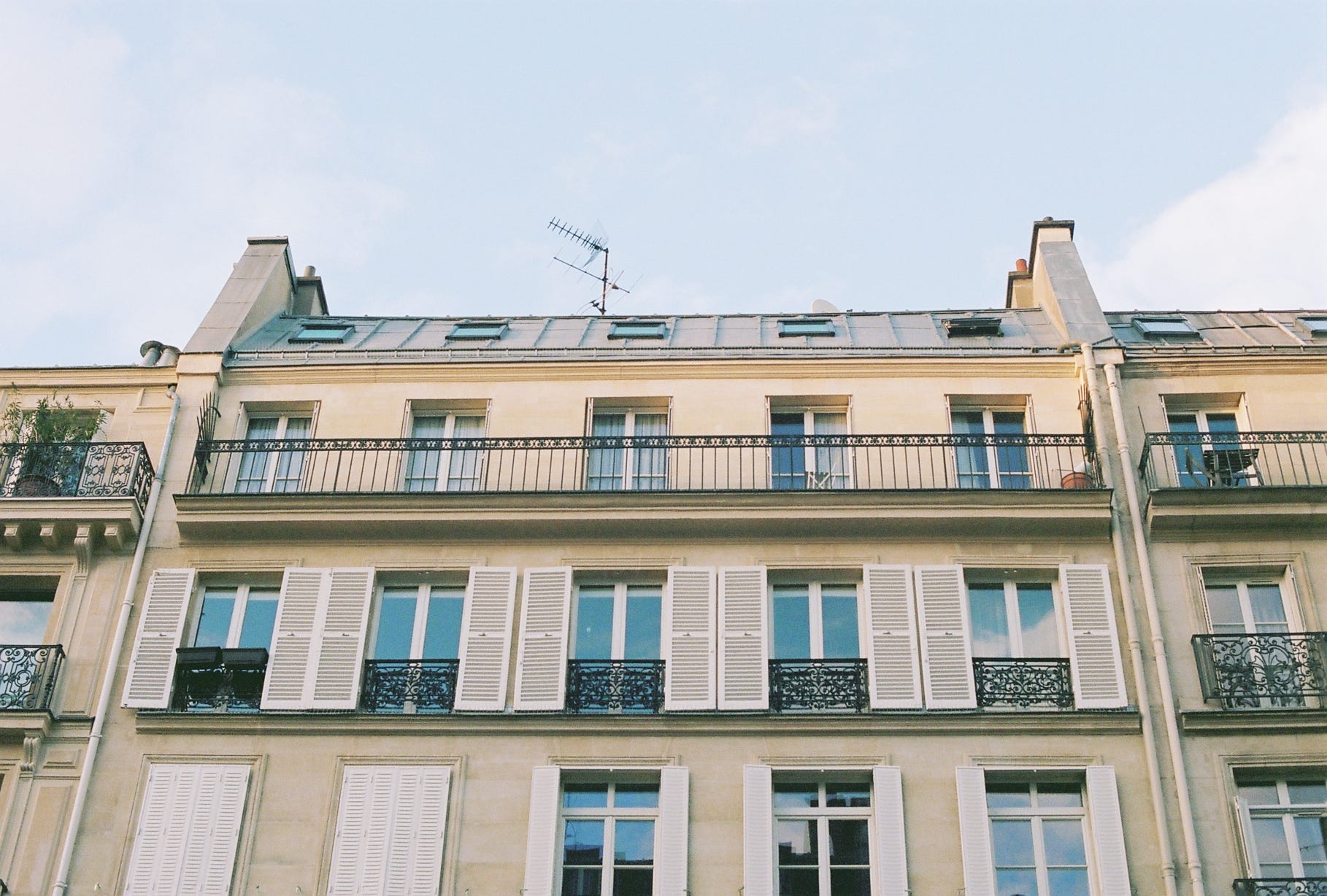 Paris Girls Trip - by Kelsey Kessler