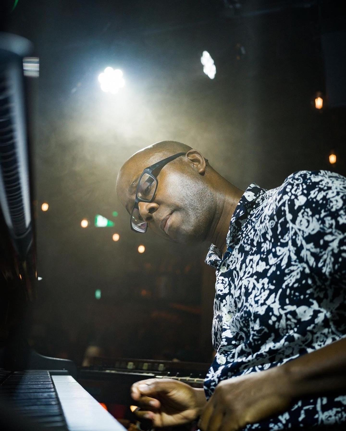 Intro - by Robert Mitchell - Robert’s Substack