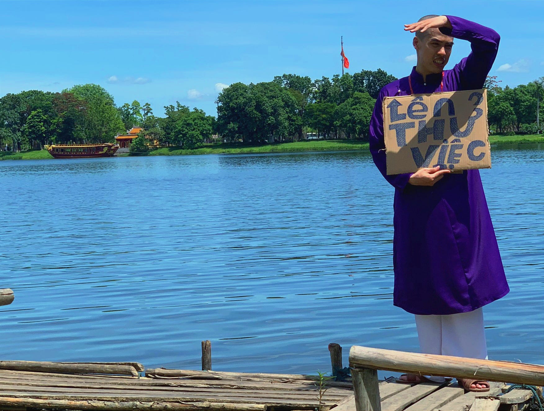 Bốn tháng dài đằng đẵng - by Hoài Phong - Phongever