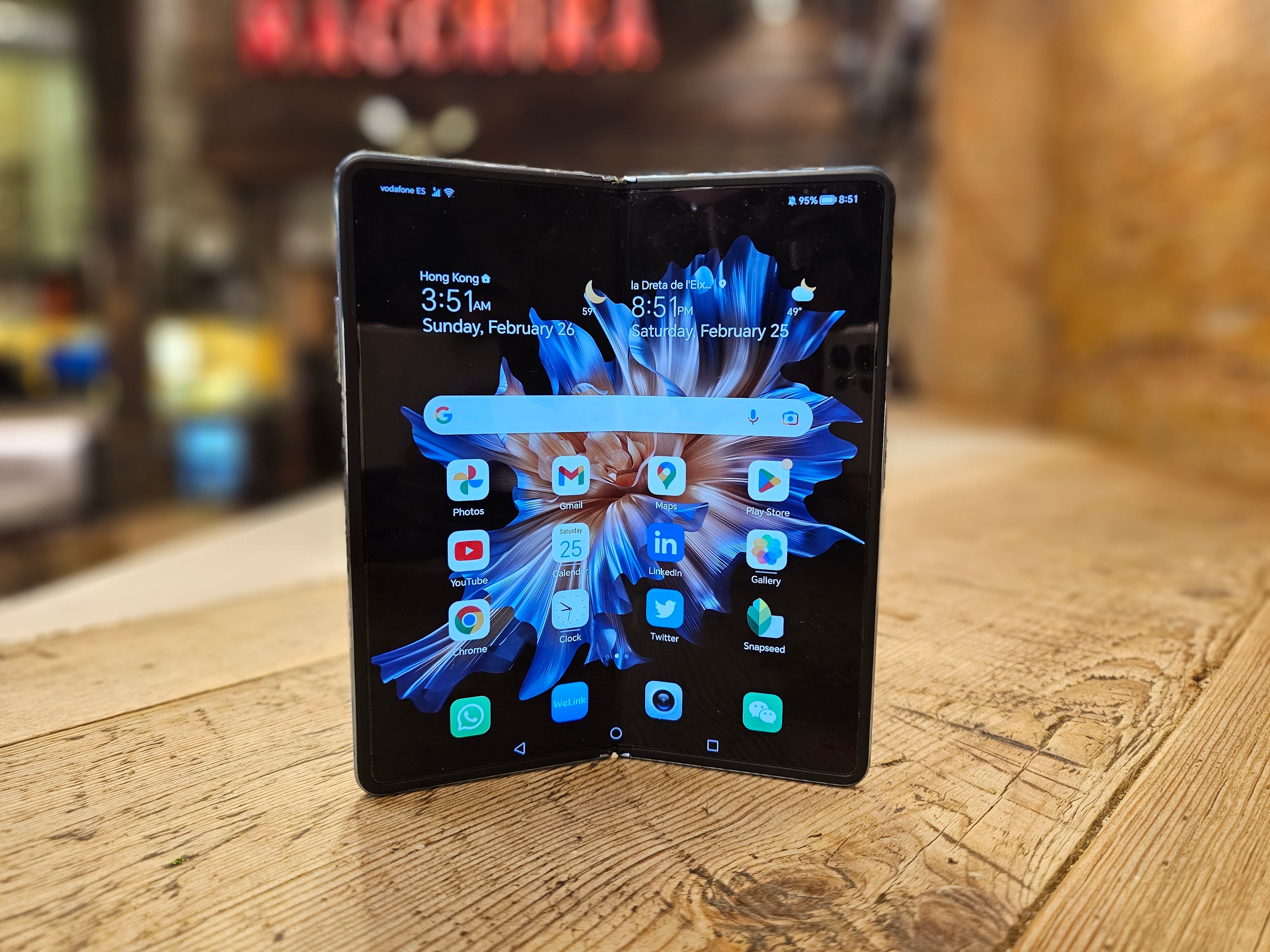 The Honor Magic Vs offers something Samsung foldable phones cannot