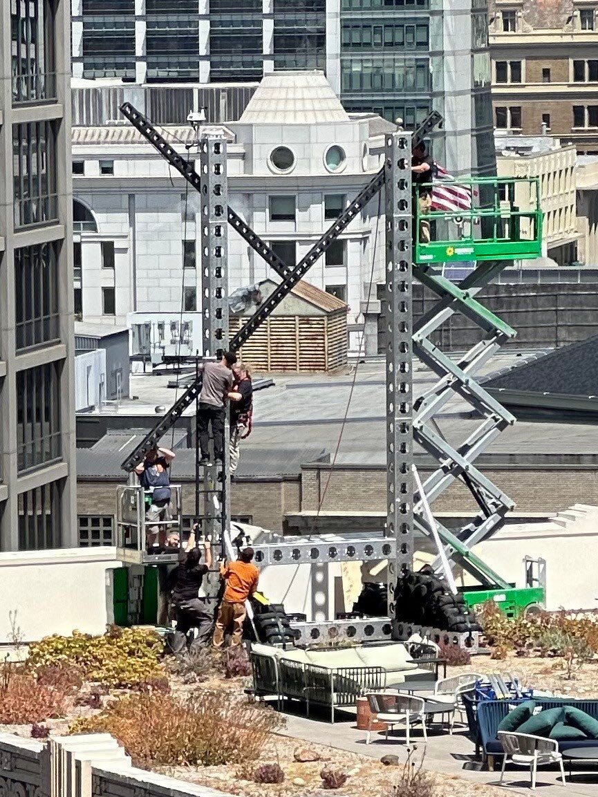 Elon Musk installed an X sign on the old Twitter headquarters, but only ...