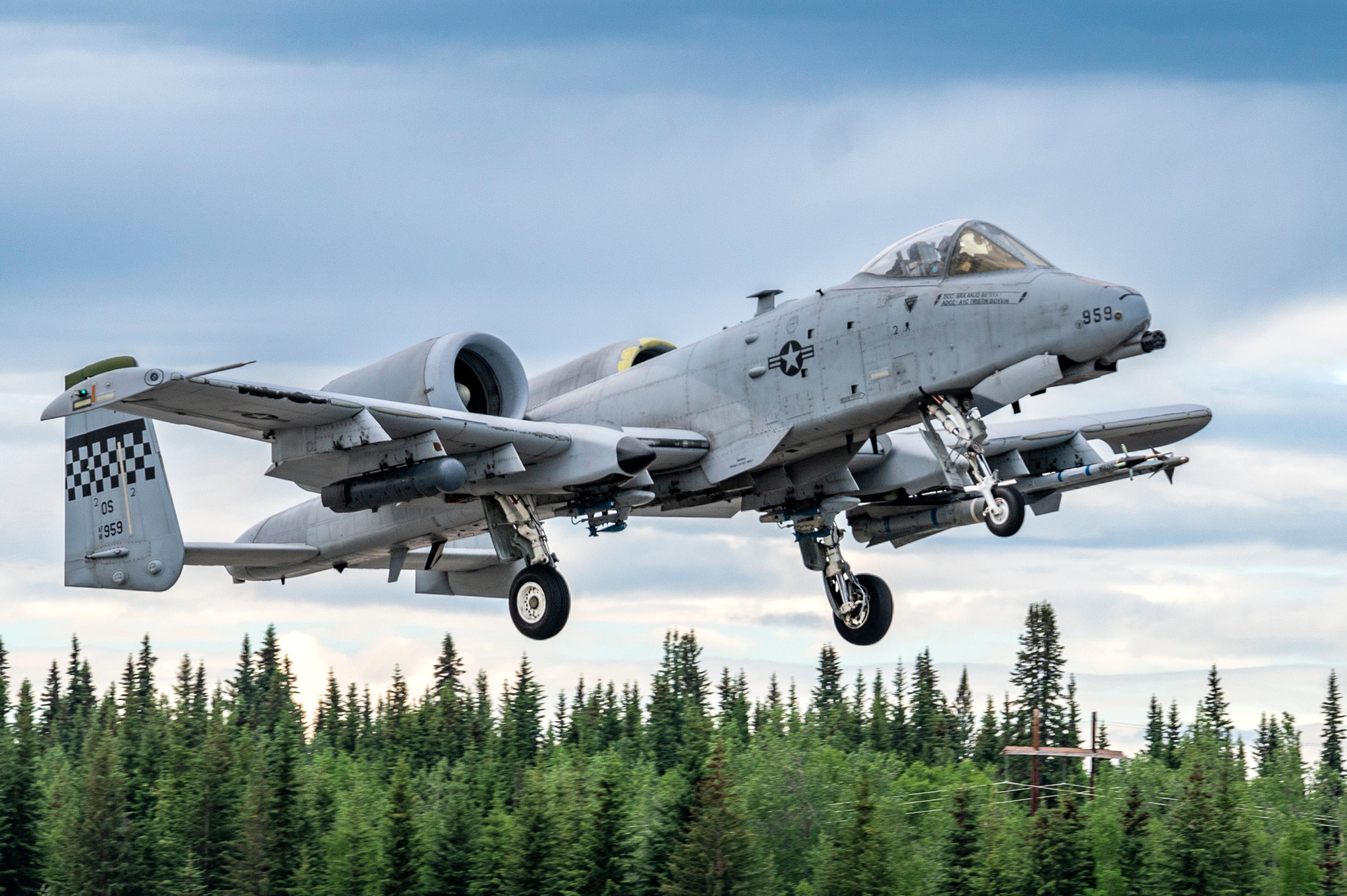 Le A-10 Thunderbolt : Pilier du Soutien Aérien Rapproché