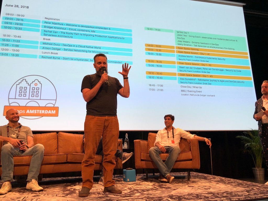 How to do a vendor pitch at a tech conference, working the booth, at ...