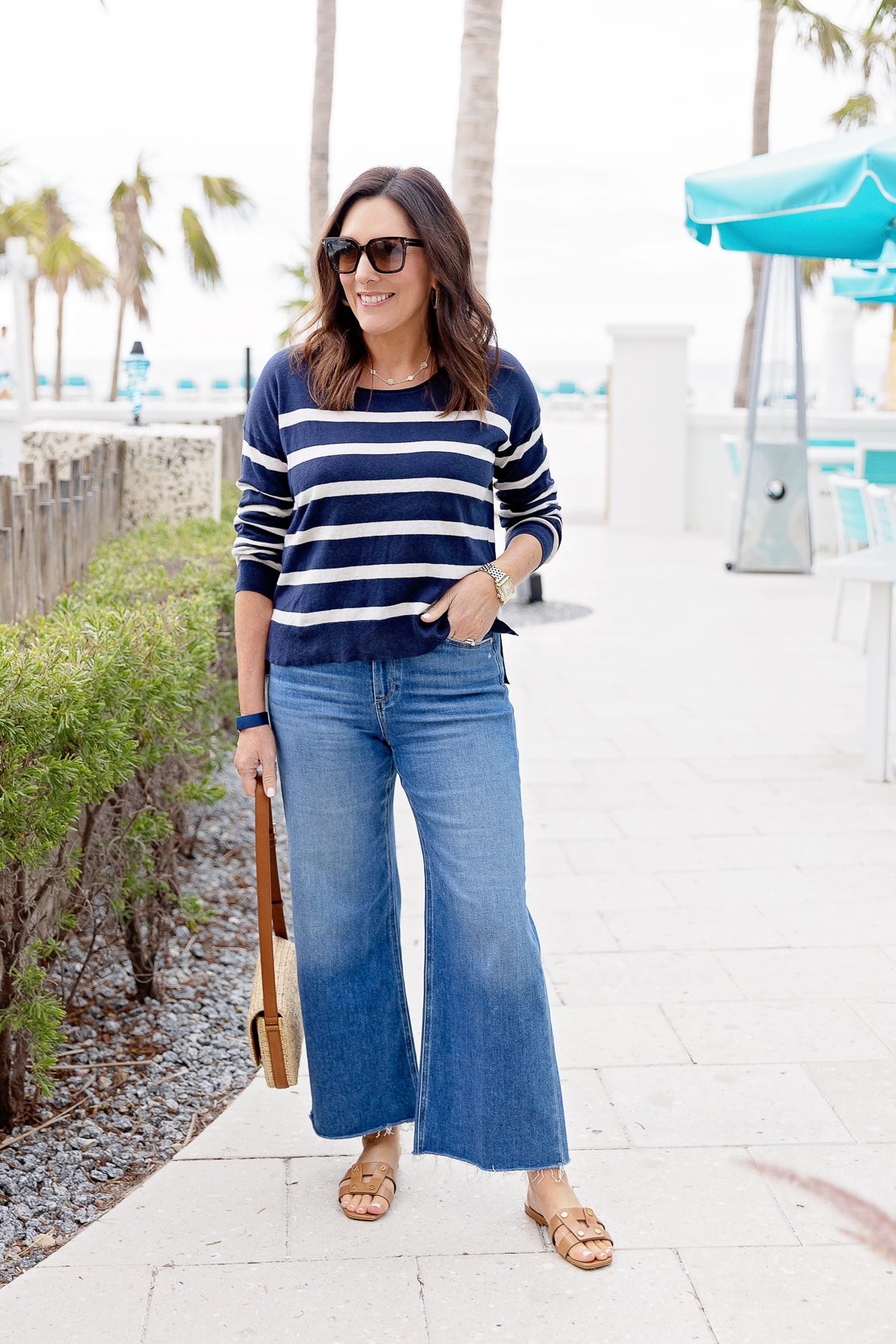What to Wear with Wide Leg Jeans This Summer: Outfit Ideas & Styling Tips