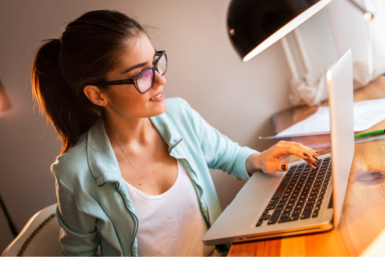 The Amazing Growth of Bloggers and Influencers (And How to Become One)