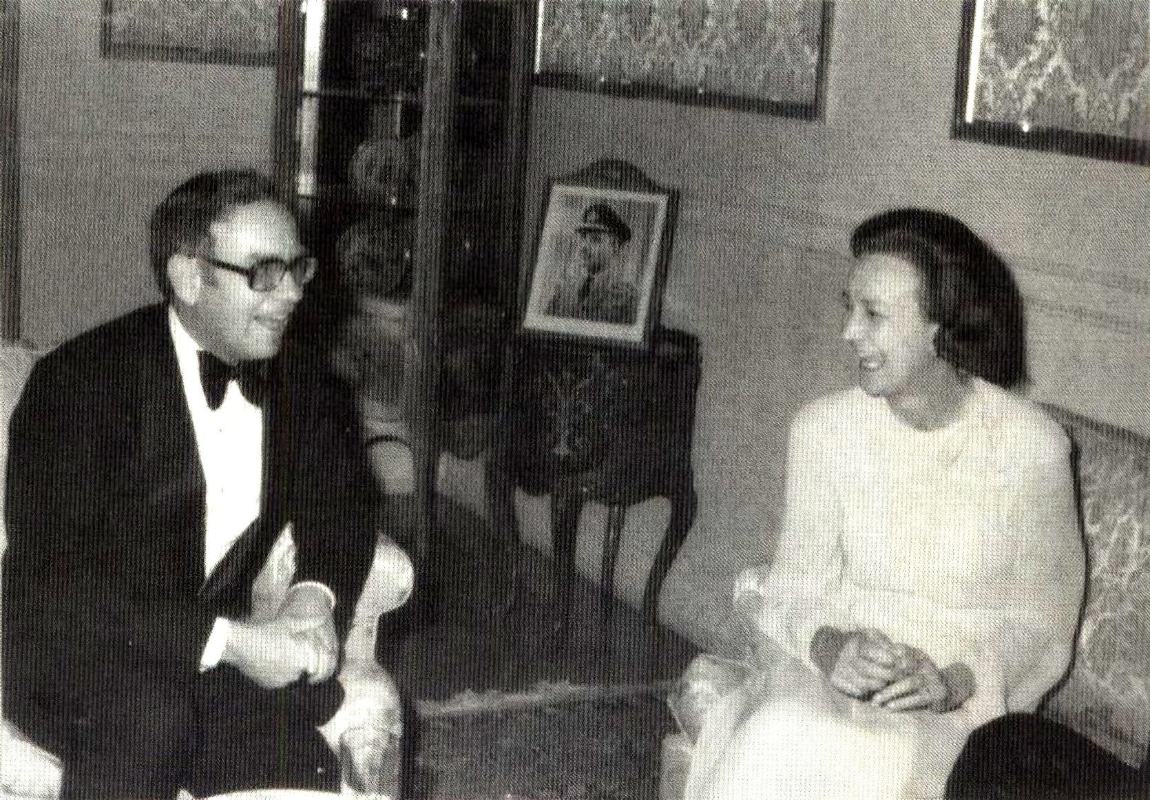 Warren Buffett & The Washington Post - by Max Olson