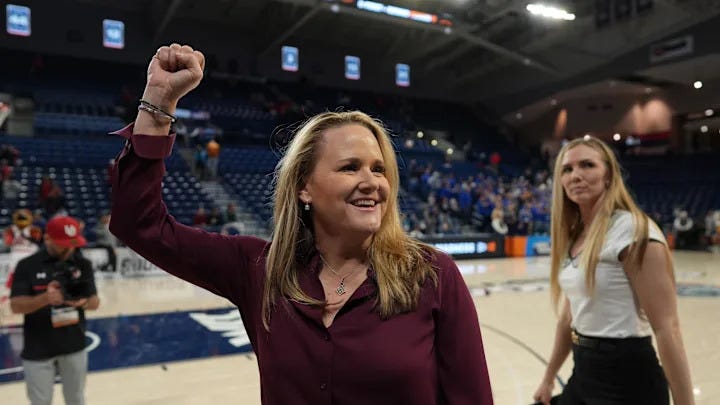 Lynne Roberts leaves Utah to become Los Angeles Sparks head coach