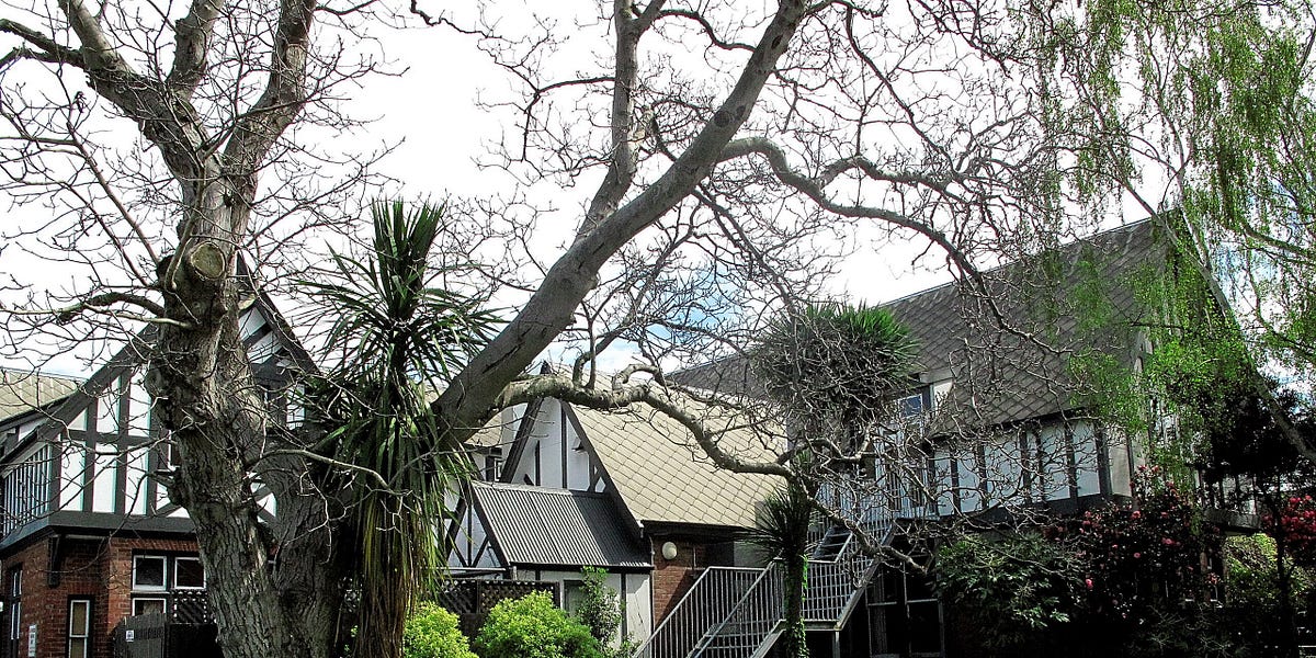 Unlocking the Dux de Lux's Former Life as a World War II Enlistment Office