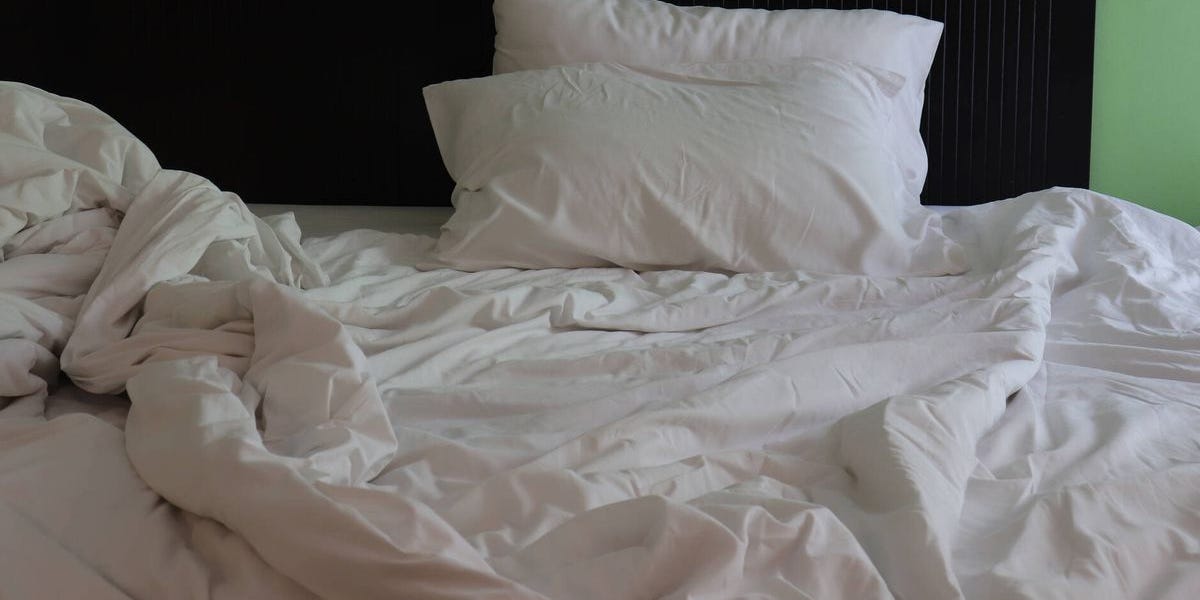 Problemas en la cama #11 - by Gonzalo Salade