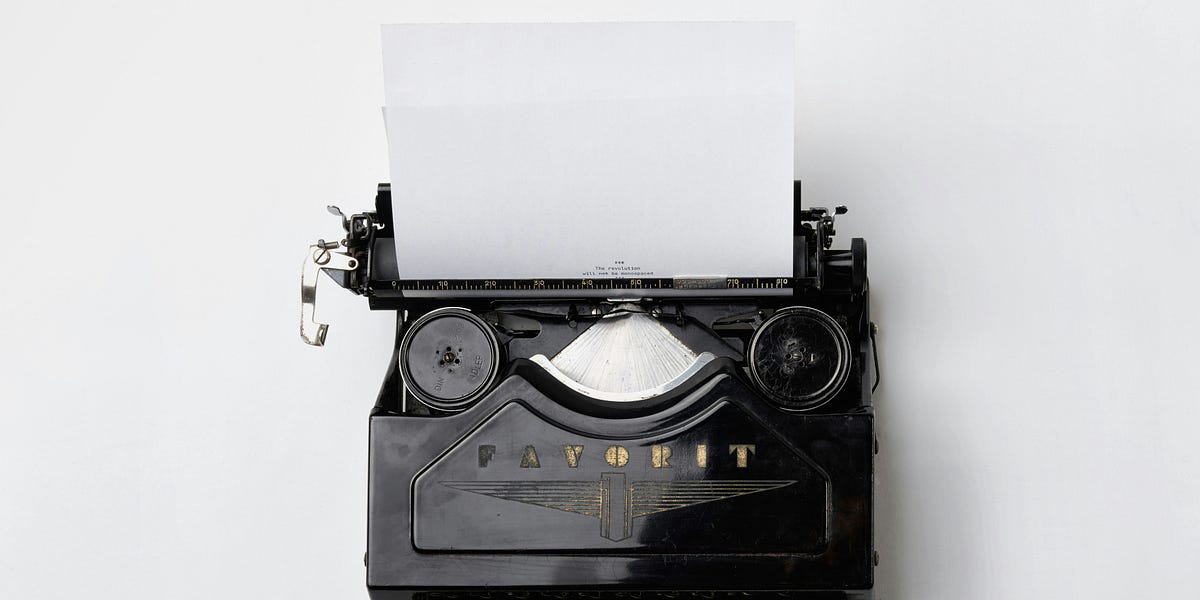 Comienza a escribir... - by Sofía Santibañez