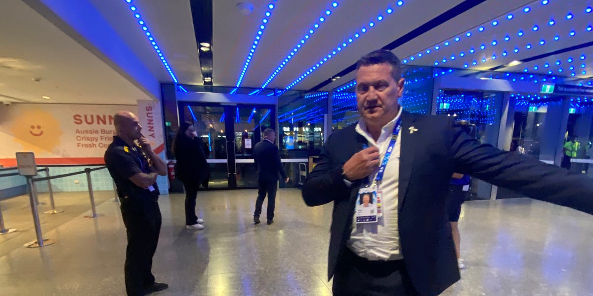 Shouts in the Silence - by Ben Rothenberg - Bounces