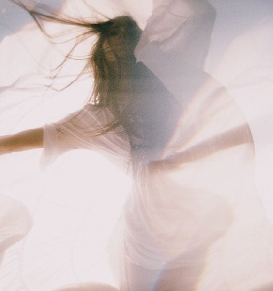 El dinero me ha dolido - by Sofía Santibañez