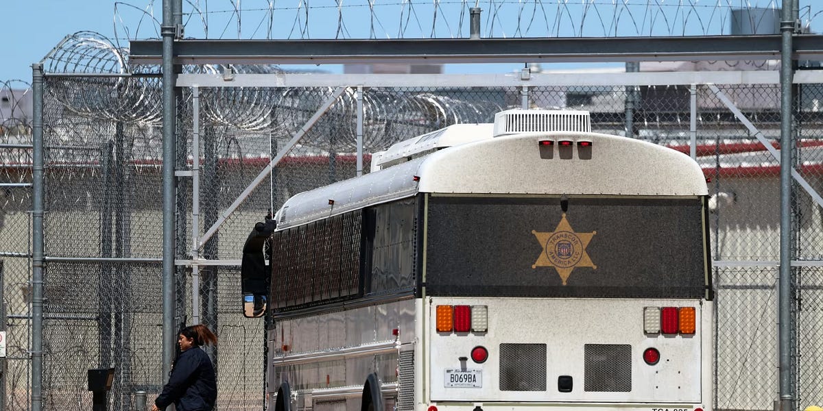 Three Wise Judges, One Mad King - by Jay Kuo