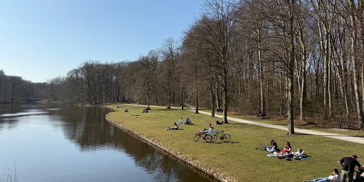 02：說不出話的日子 - by Liz - 低地拾光