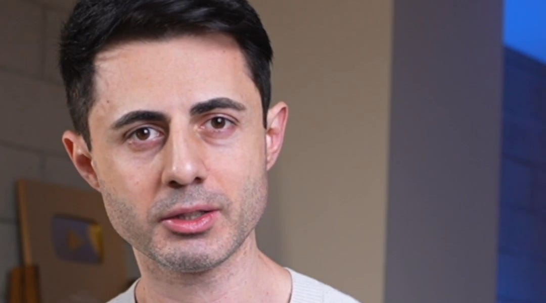 Dynamic Lock Screen Wallpapers - by Ryan Kennedy