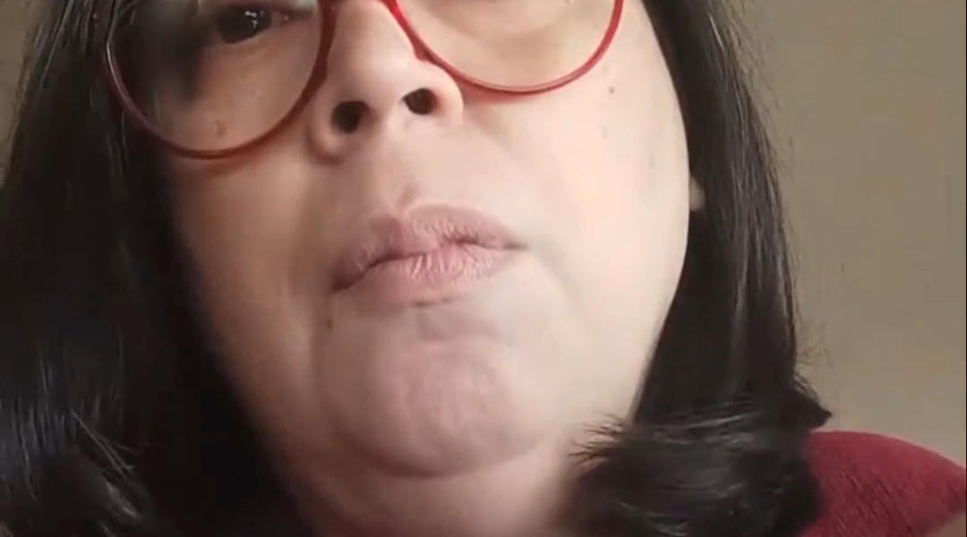 Primera vez... - by Holanda Castro García